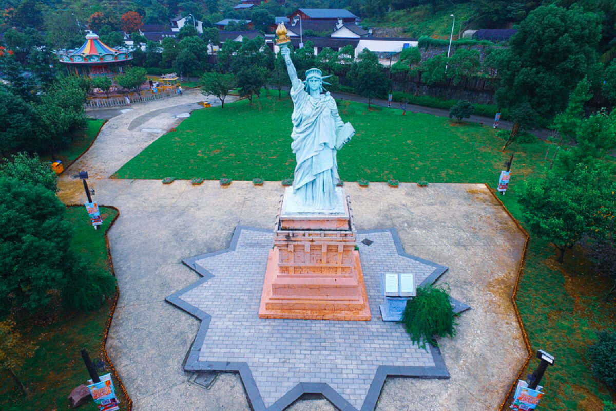 World's Most Famous Landmarks In One Place (2022) - Travel S Helper